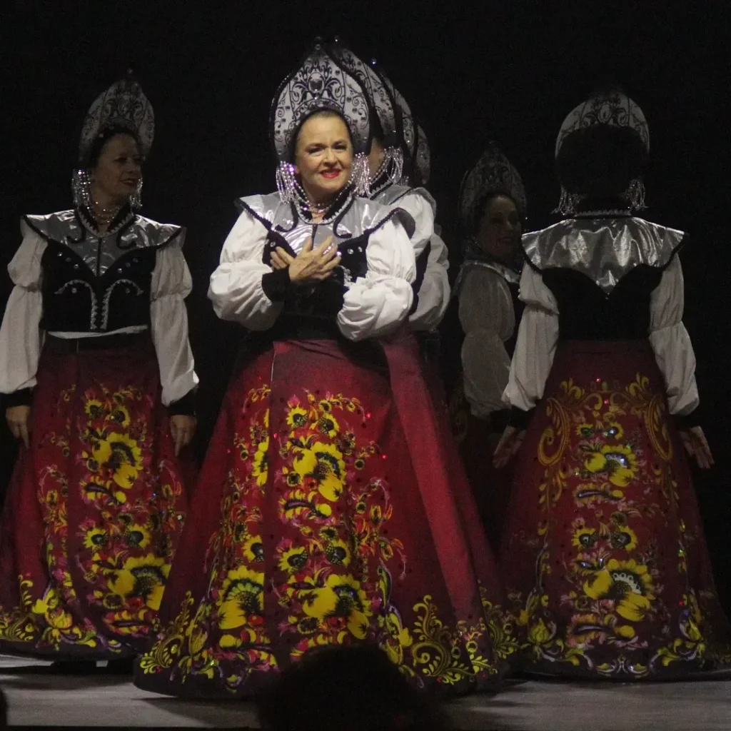 Balneário Piçarras: APAB conquista o bronze no 41º Festival de Danças ...